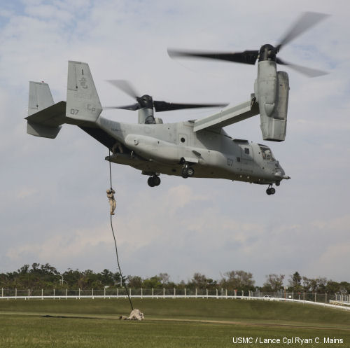 Fast-ropes with Dogs From MV-22B Osprey