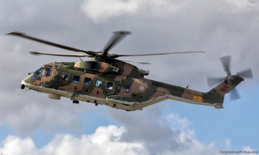 Crewman Reaches 3,000 Flight Hours on Portuguese EH101 Helicopter