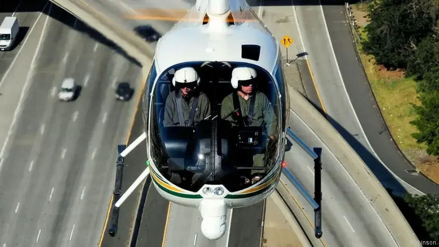 How to Become a Helicopter Pilot – Requirements, Training, and Costs ...